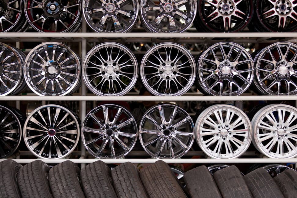 How to Choose the Right Alloy Wheels for Your Car | Simoniz