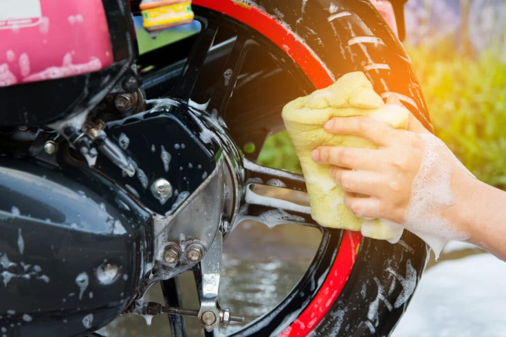 How to Clean Your Motorcycle at Home | Simoniz
