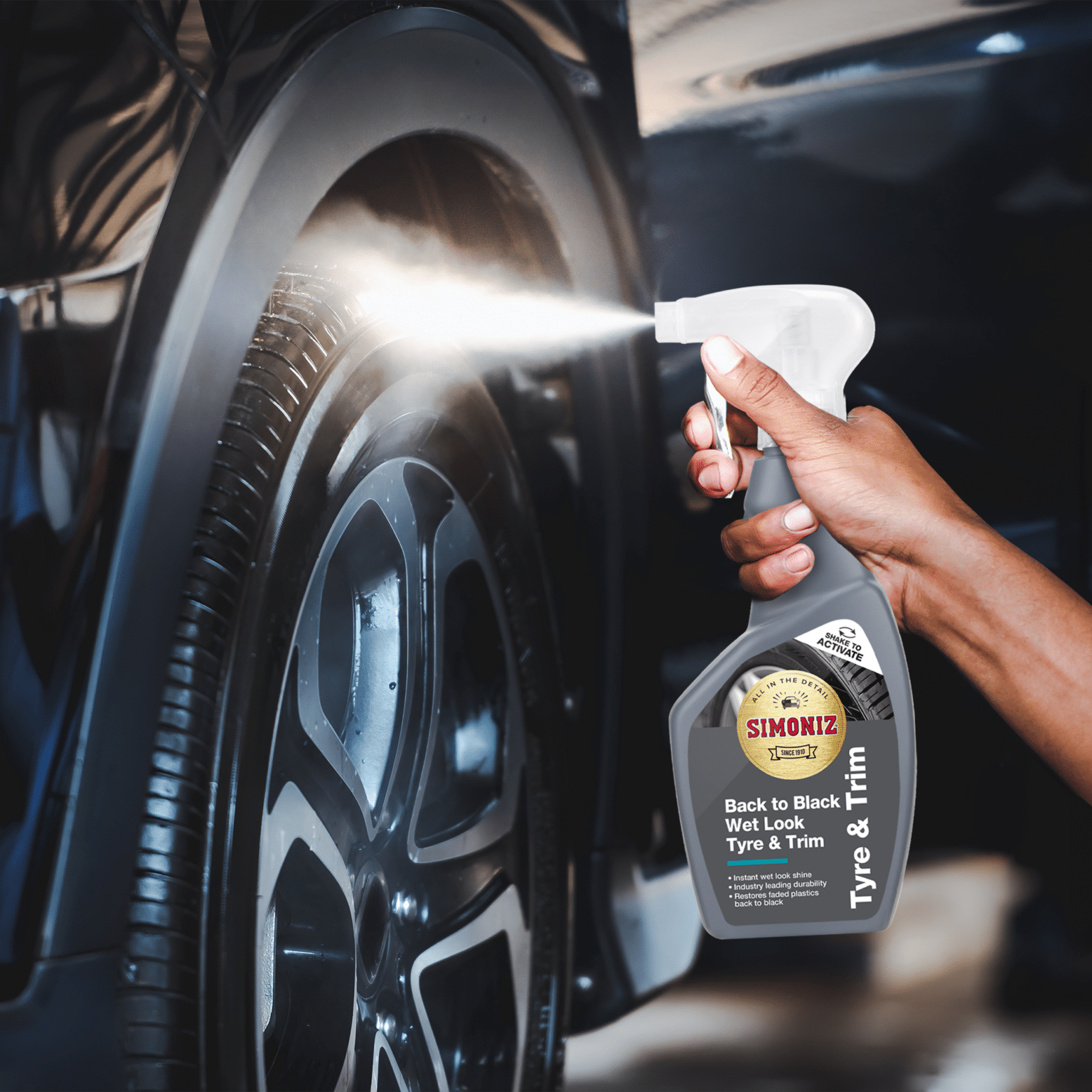 Back to Black Wet Look Tyre & Trim | Simoniz